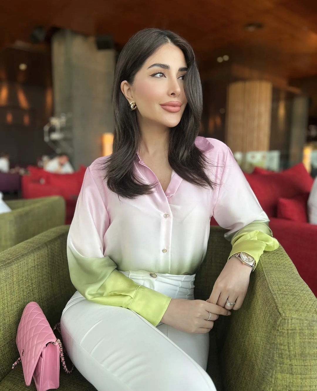 Sabeeka Imam's Gorgeous New Pictures In Western Wear | Reviewit.pk