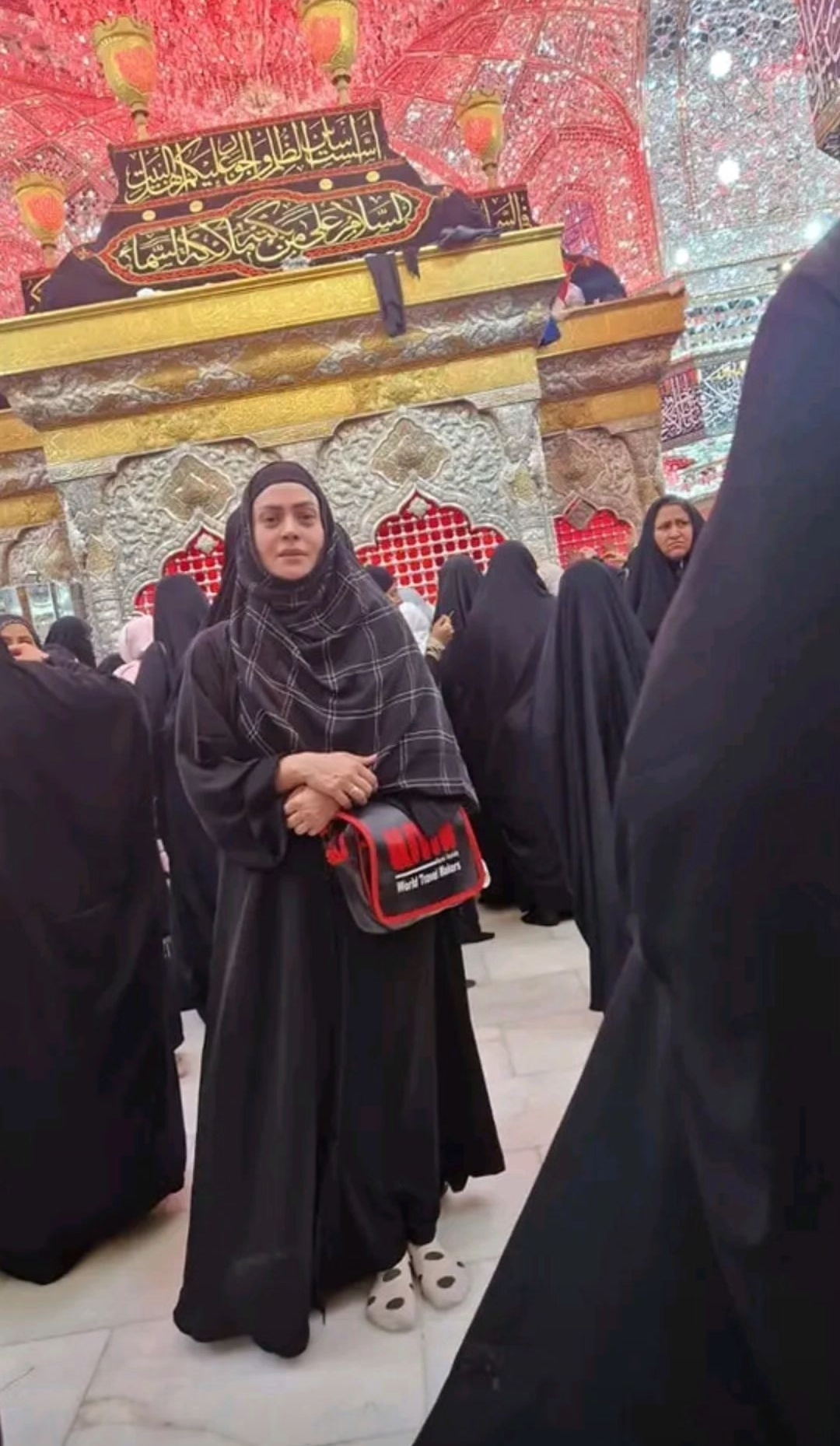 Sadia Imam New Pictures From Karbala, Iraq | Reviewit.pk