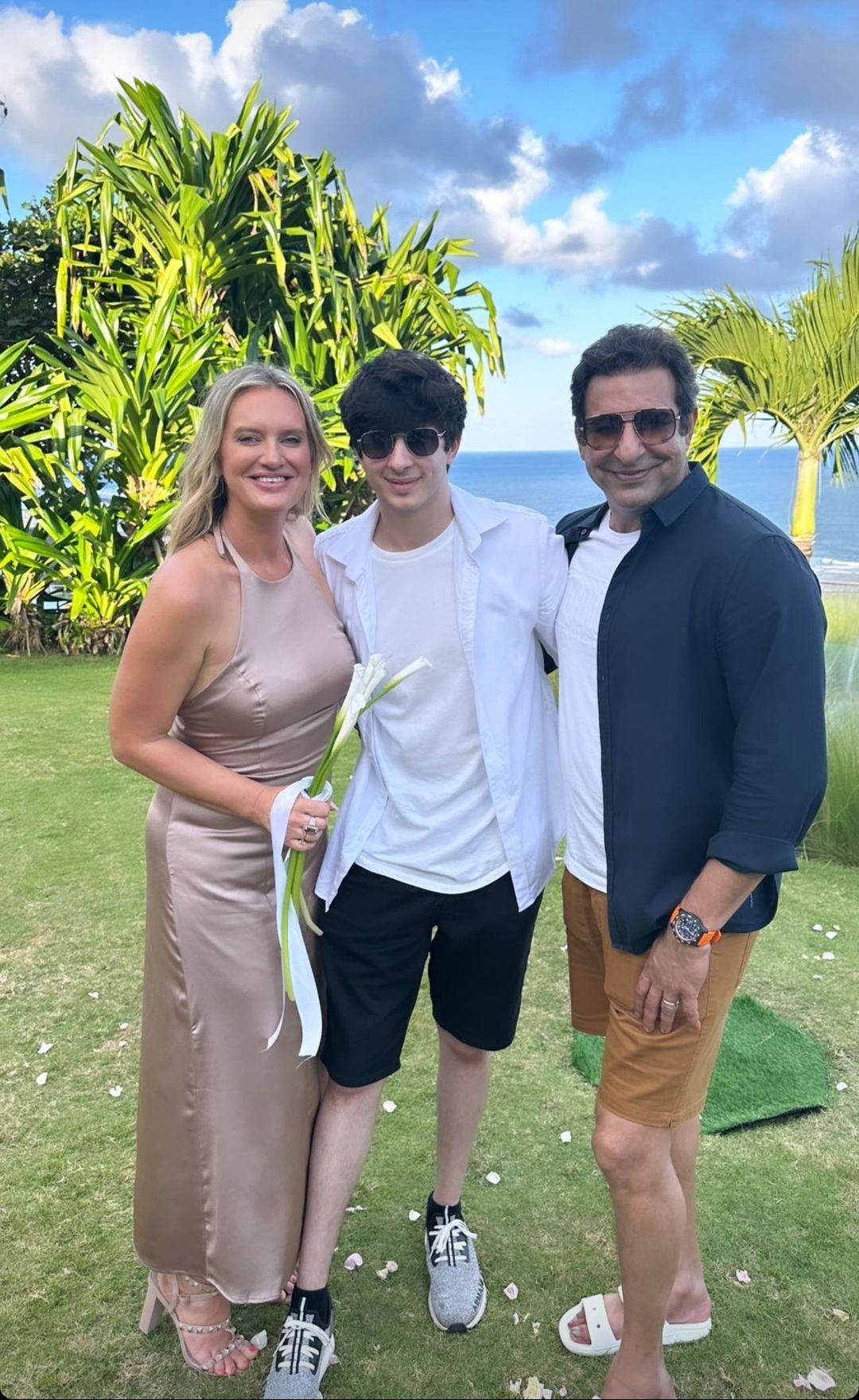 Shaniera Akram Attends Wedding in Bali, Indonesia | Reviewit.pk