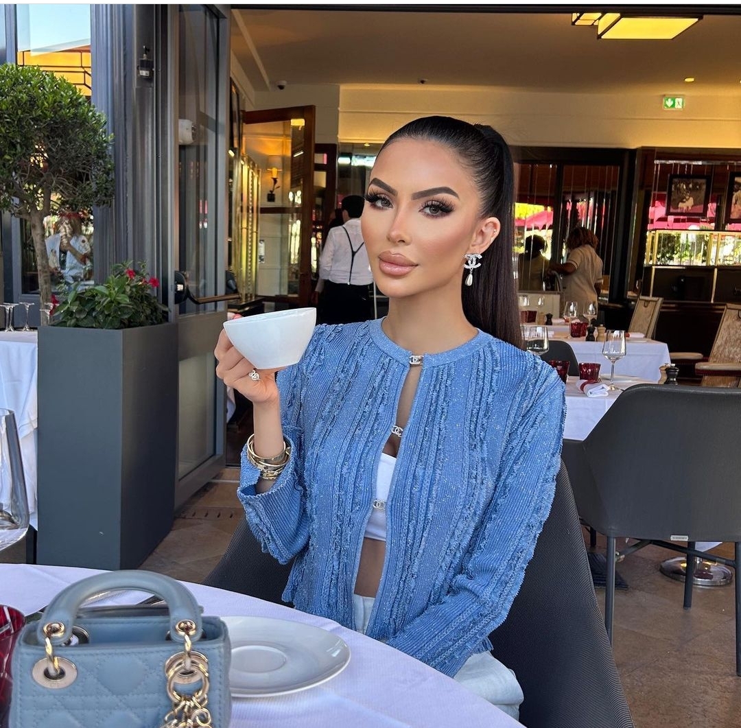 Amir Khan and Faryal Makhdoom Post Pictures From Mykonos Island, Greece ...