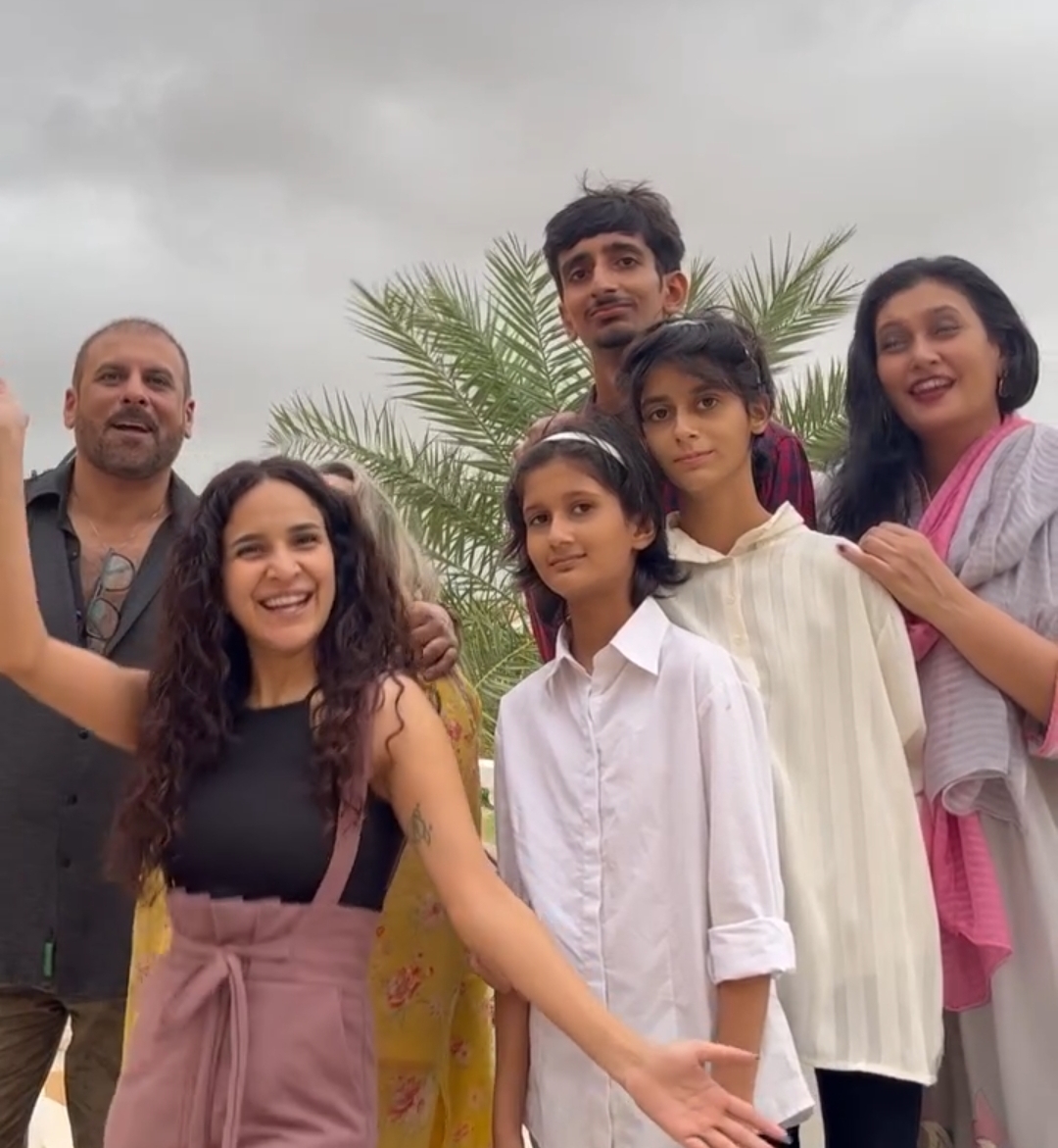 Anoushay Abbasi Shares Pictures With Brother Shamoon Abbasi | Reviewit.pk