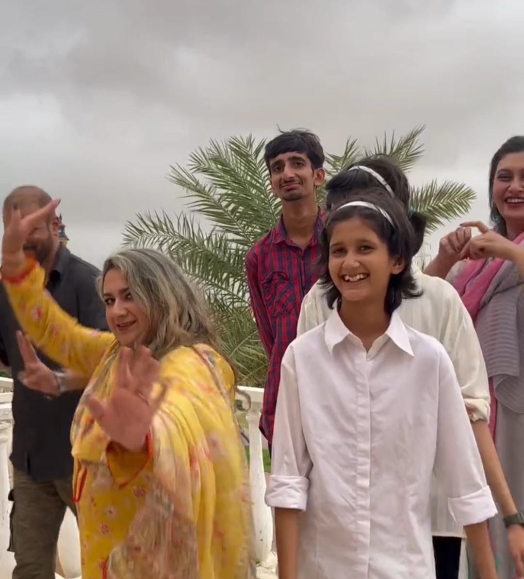 Anoushay Abbasi Shares Pictures With Brother Shamoon Abbasi | Reviewit.pk