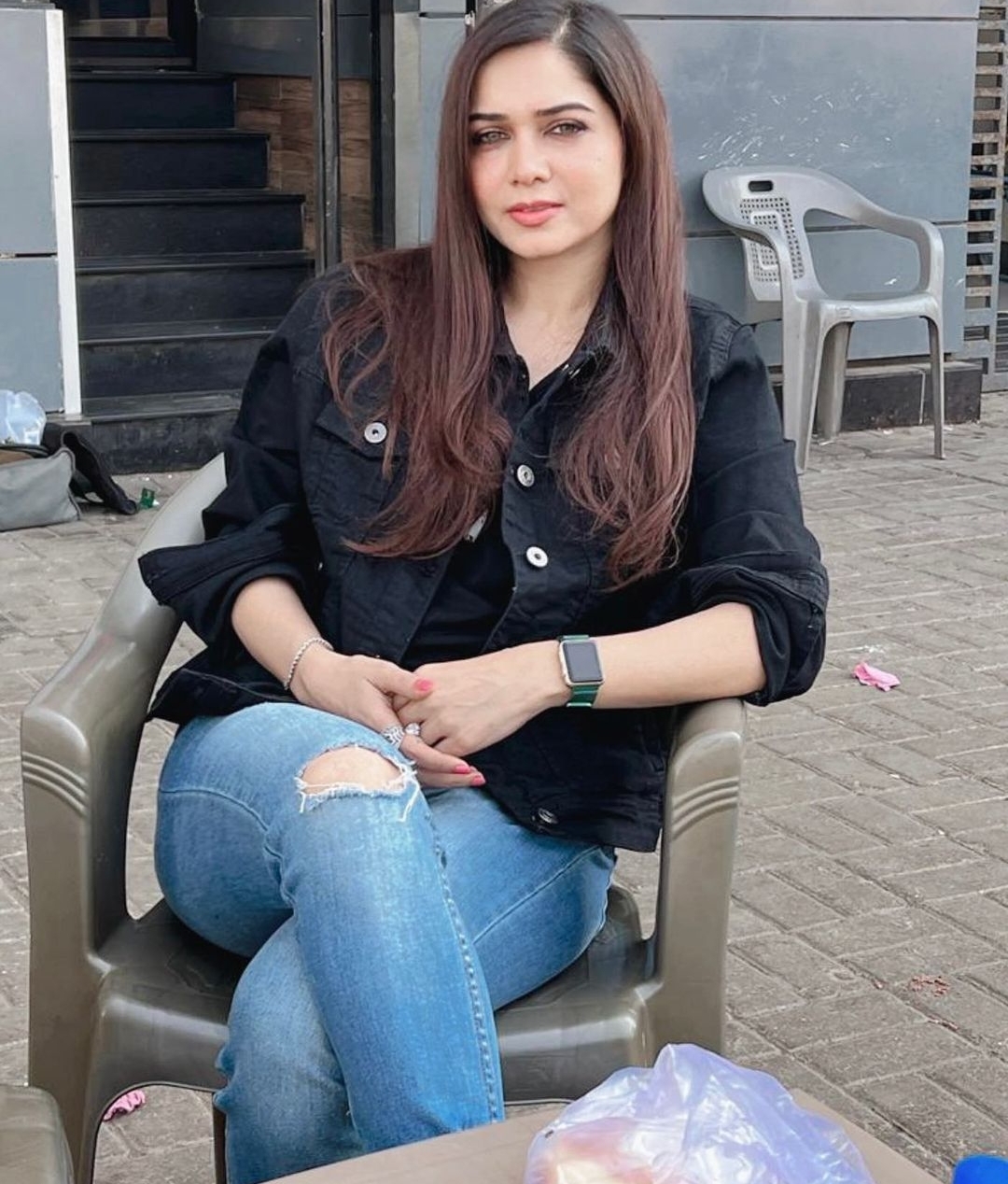 Actress Fahima Awan Beautiful Pictures With Her Adorable Daughter | Reviewit.pk