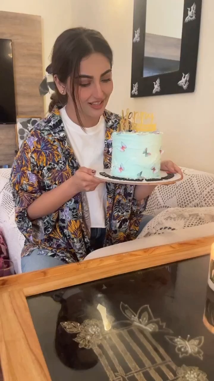 Hiba Bukhari And Arez Ahmed Take A Trip To Sri Lanka | Reviewit.pk