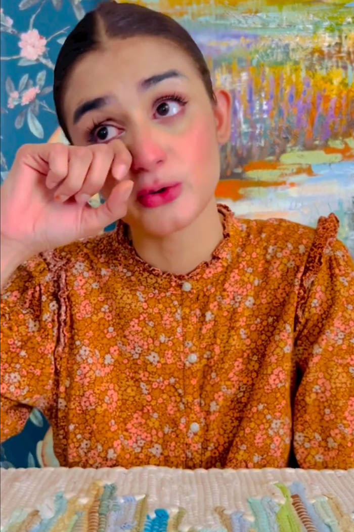 Mani Made Hira Cry During Live Show- Watch Clip | Reviewit.pk