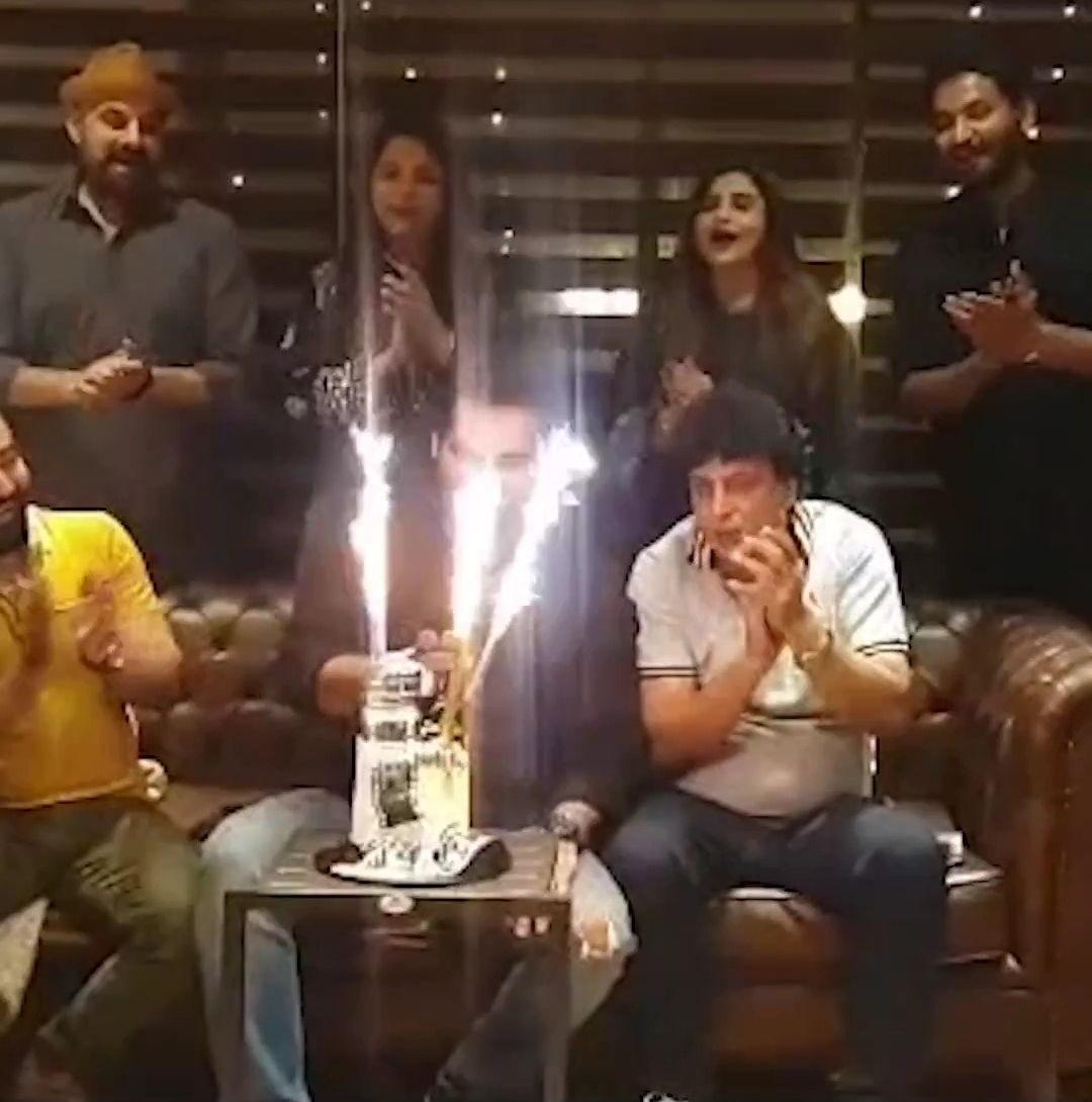 Humayun Saeed Celebrates His Birthday With Friends And Family | Reviewit.pk