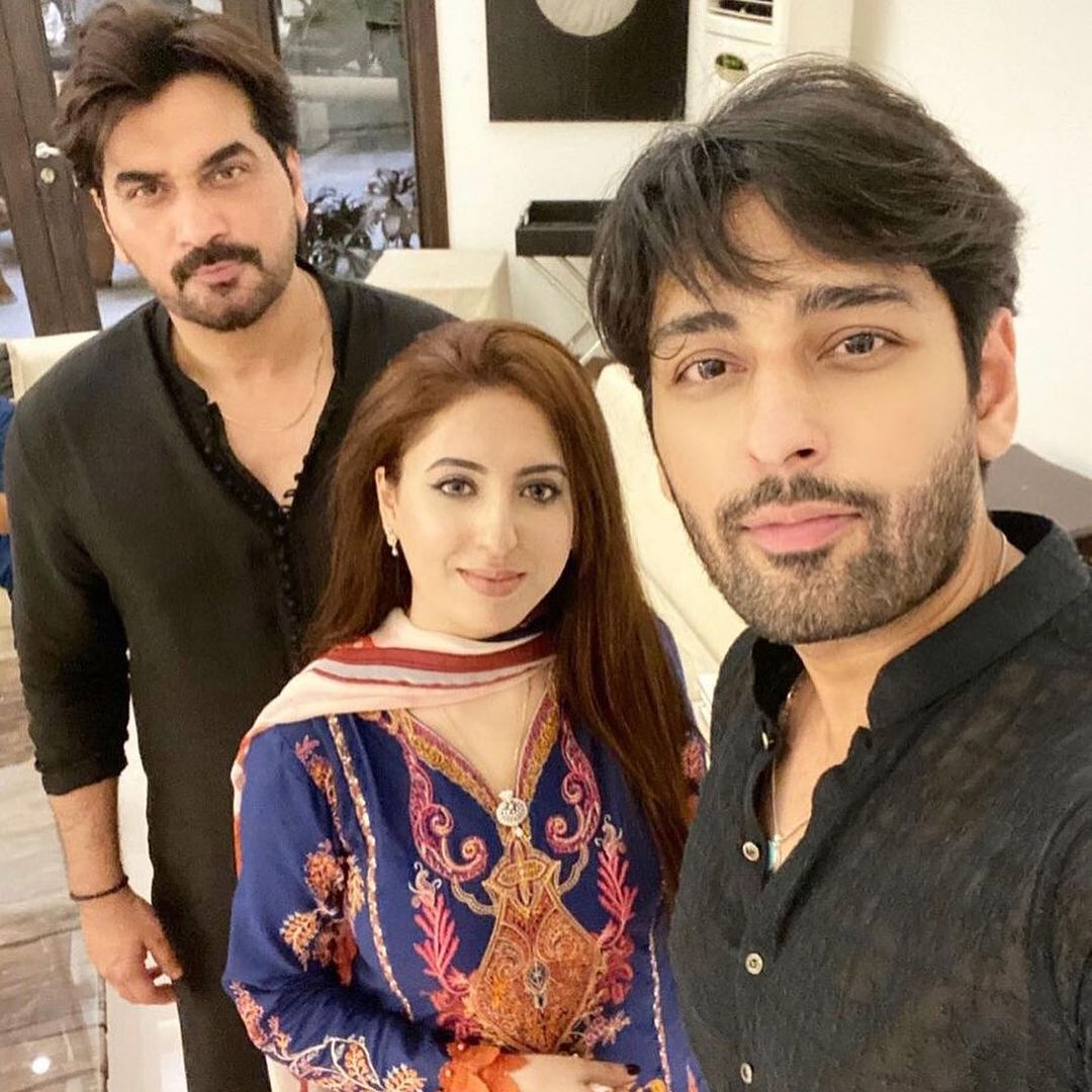 Humayun Saeed Shares Beautiful Family Pictures From Eid | Reviewit.pk