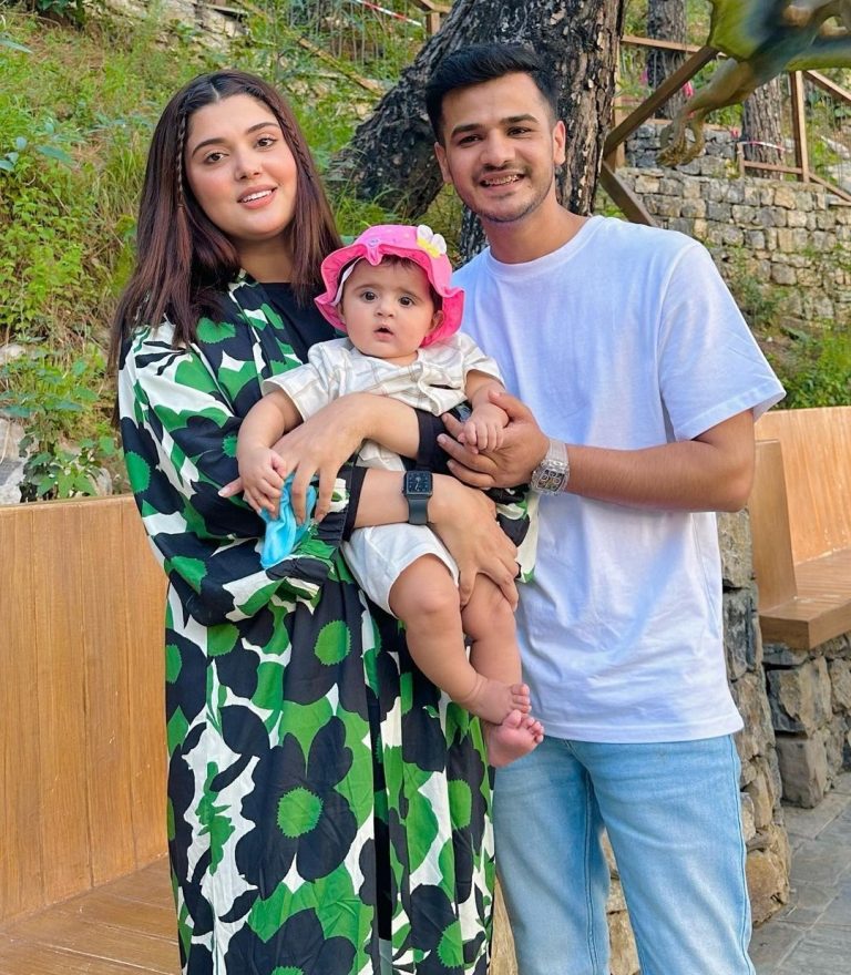 Kanwal Aftab And Zulqarnain New HD Pictures From Sehar Hayat Mehndi ...