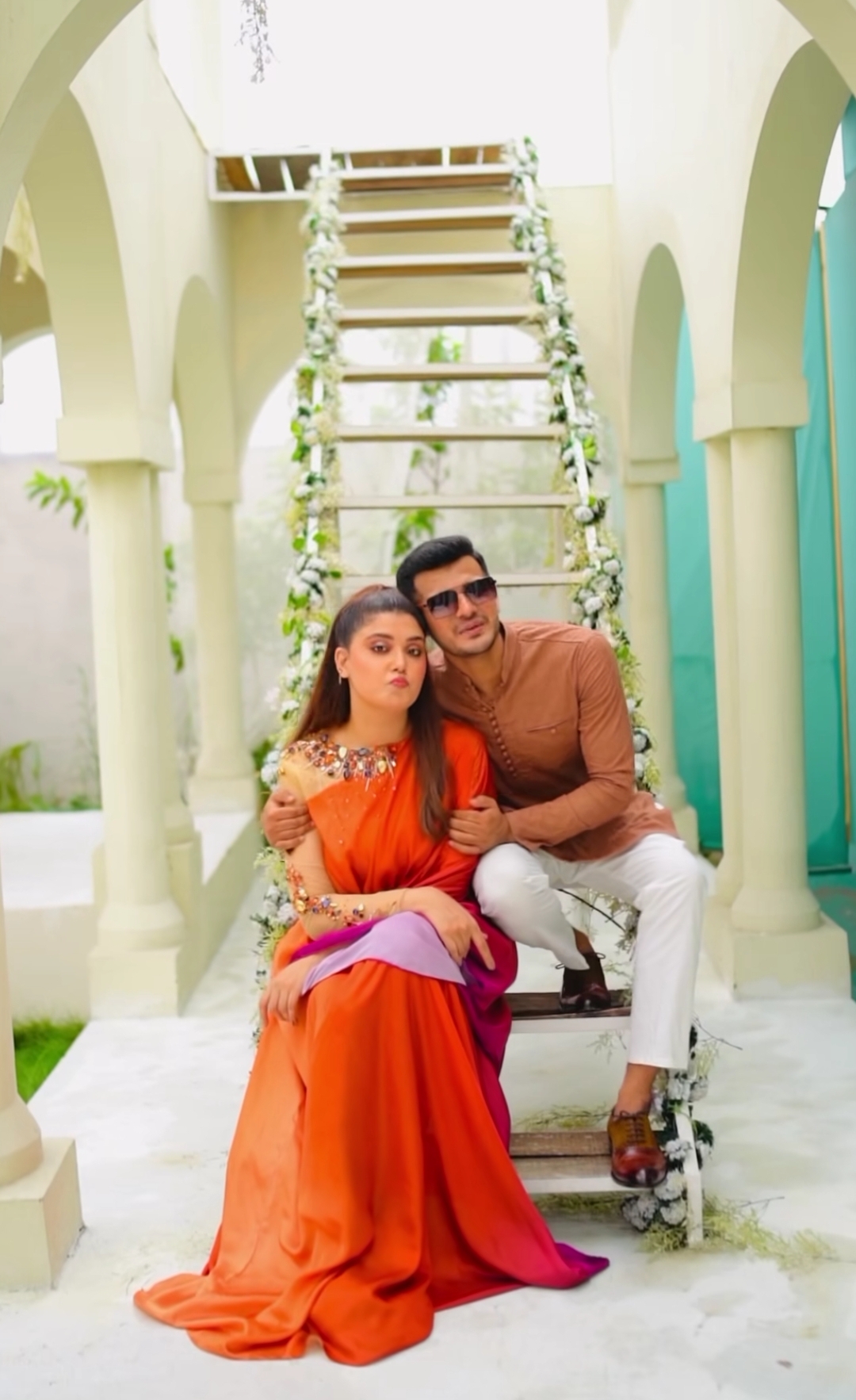 Kanwal Aftab & Zulqarnain New Pictures With Daughter Aizal | Reviewit.pk