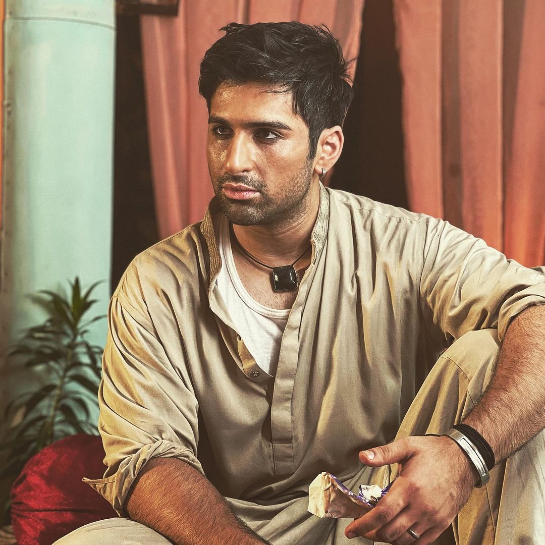 Muneeb Butts New Look For Upcoming Project Excites Fans Reviewitpk