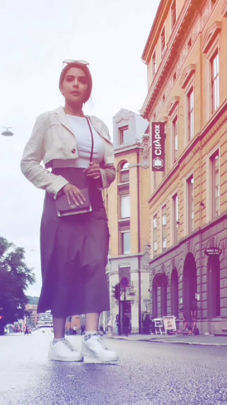 Nida Yasir Looks Stylish On Trip To Europe | Reviewit.pk
