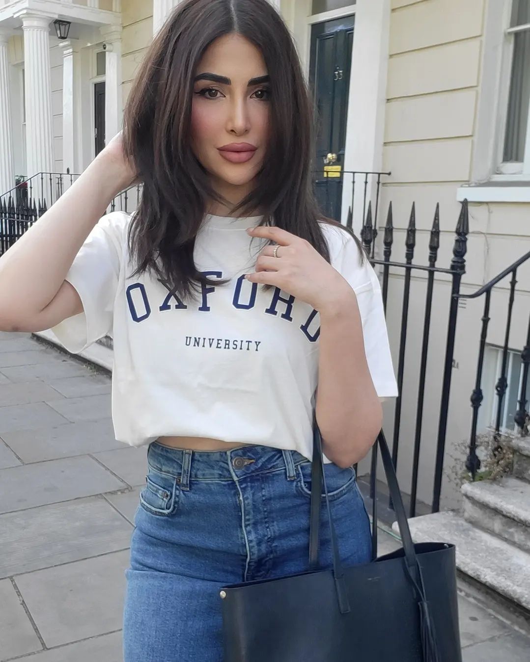 Sabeeka Imam Shares Positive Messages For Her Followers | Reviewit.pk