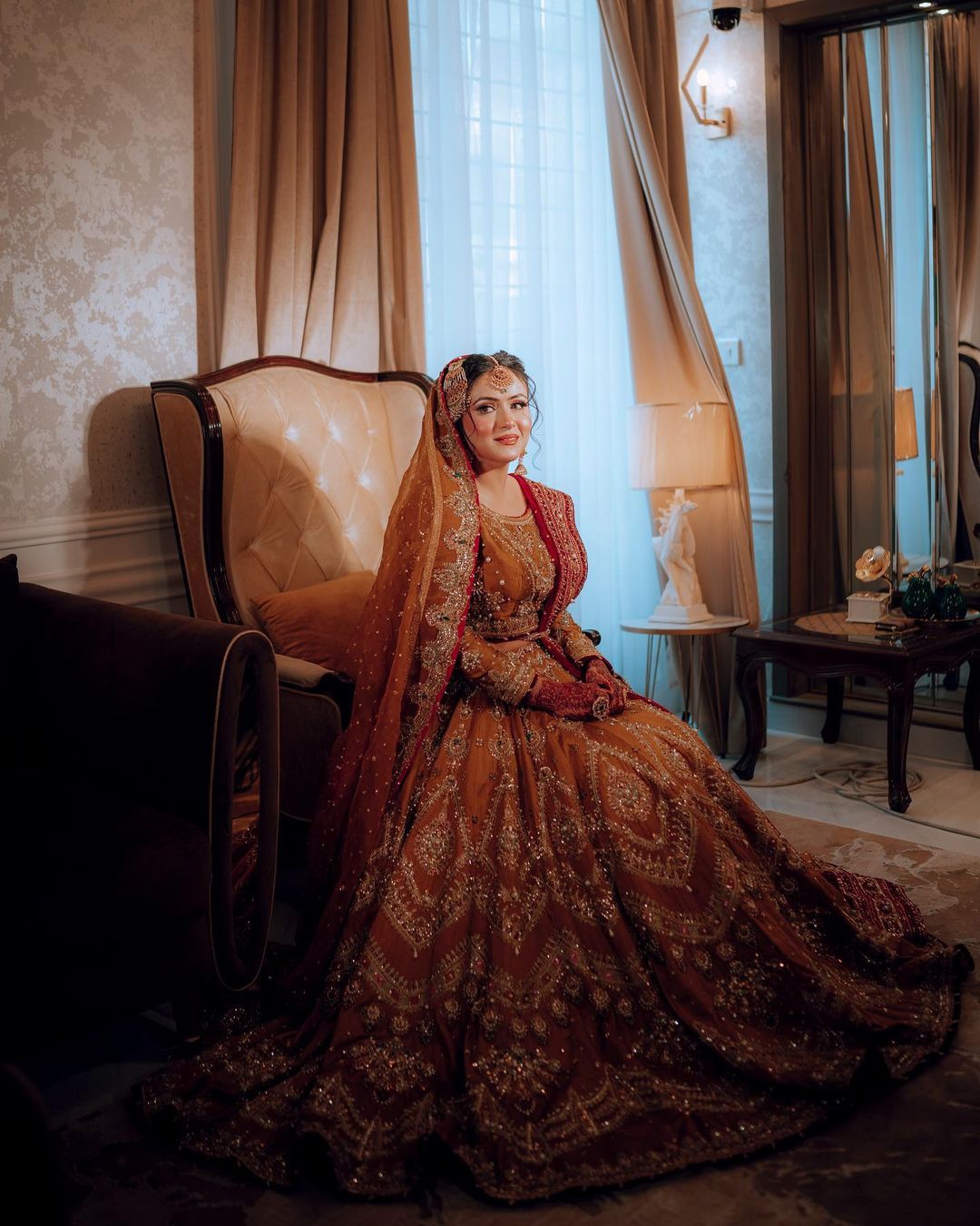 Tiktoker Sehar Hayat's Gorgeous Mehndi Pictures | Reviewit.pk