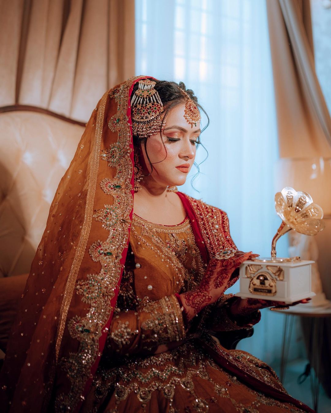 Tiktoker Sehar Hayat's Gorgeous Mehndi Pictures | Reviewit.pk