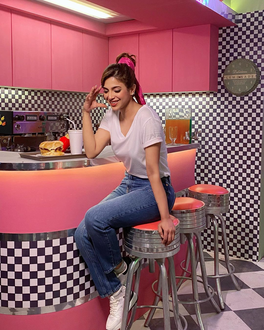 Pakistani Actresses Taken Over By Barbie Fever | Reviewit.pk