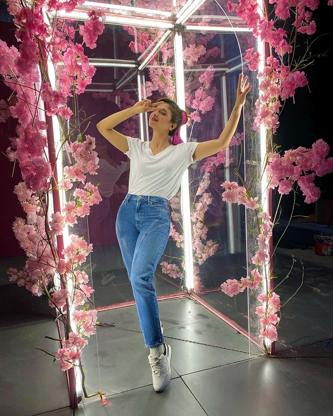 Pakistani Actresses Taken Over By Barbie Fever | Reviewit.pk