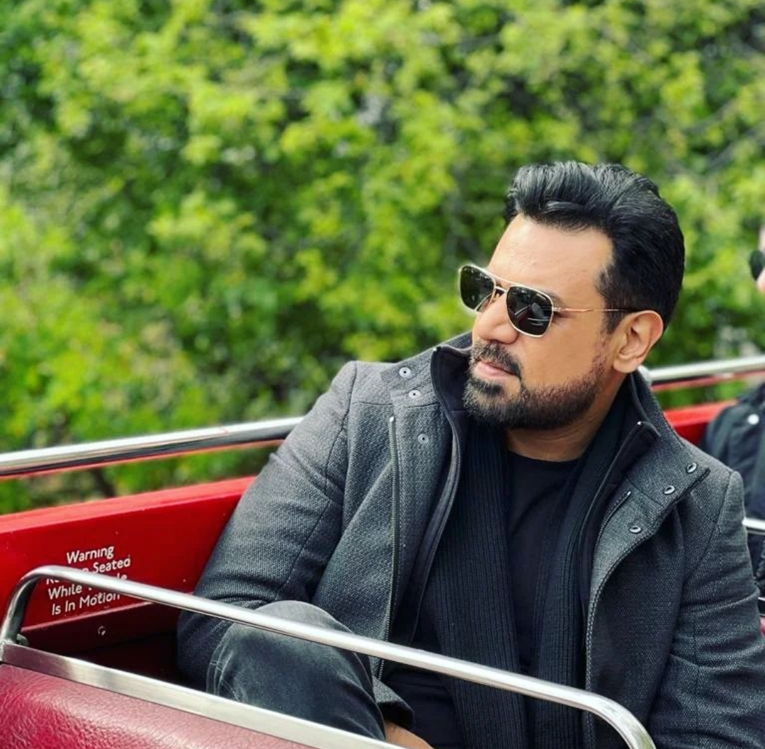 Vasay Chaudhry Leaves Popular Show Mazaqraat | Reviewit.pk