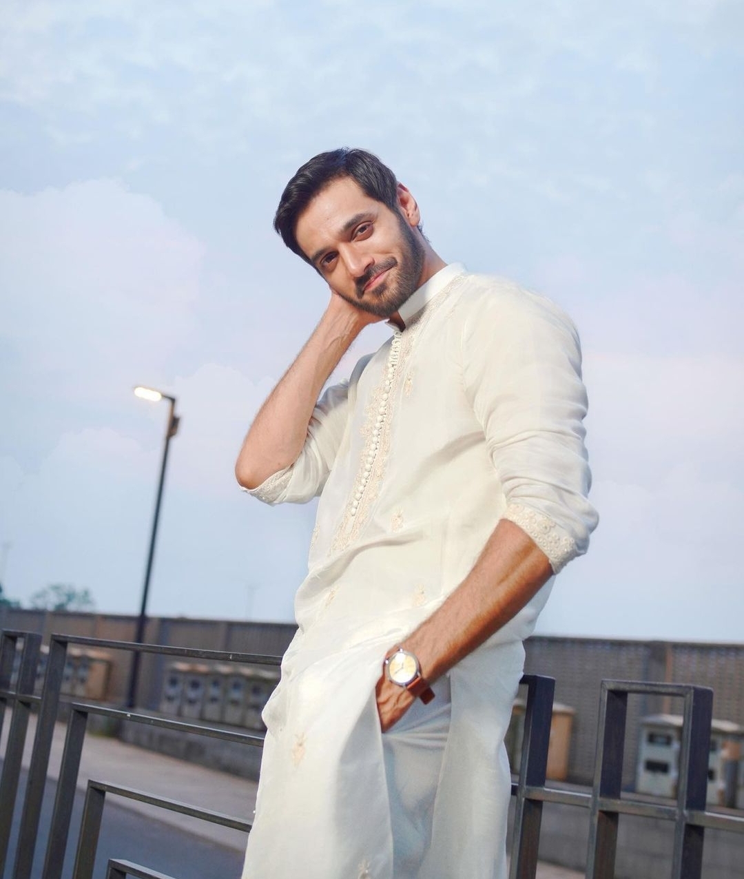 Wahaj Ali’s Message For Fans After Tere Bin Ends | Reviewit.pk