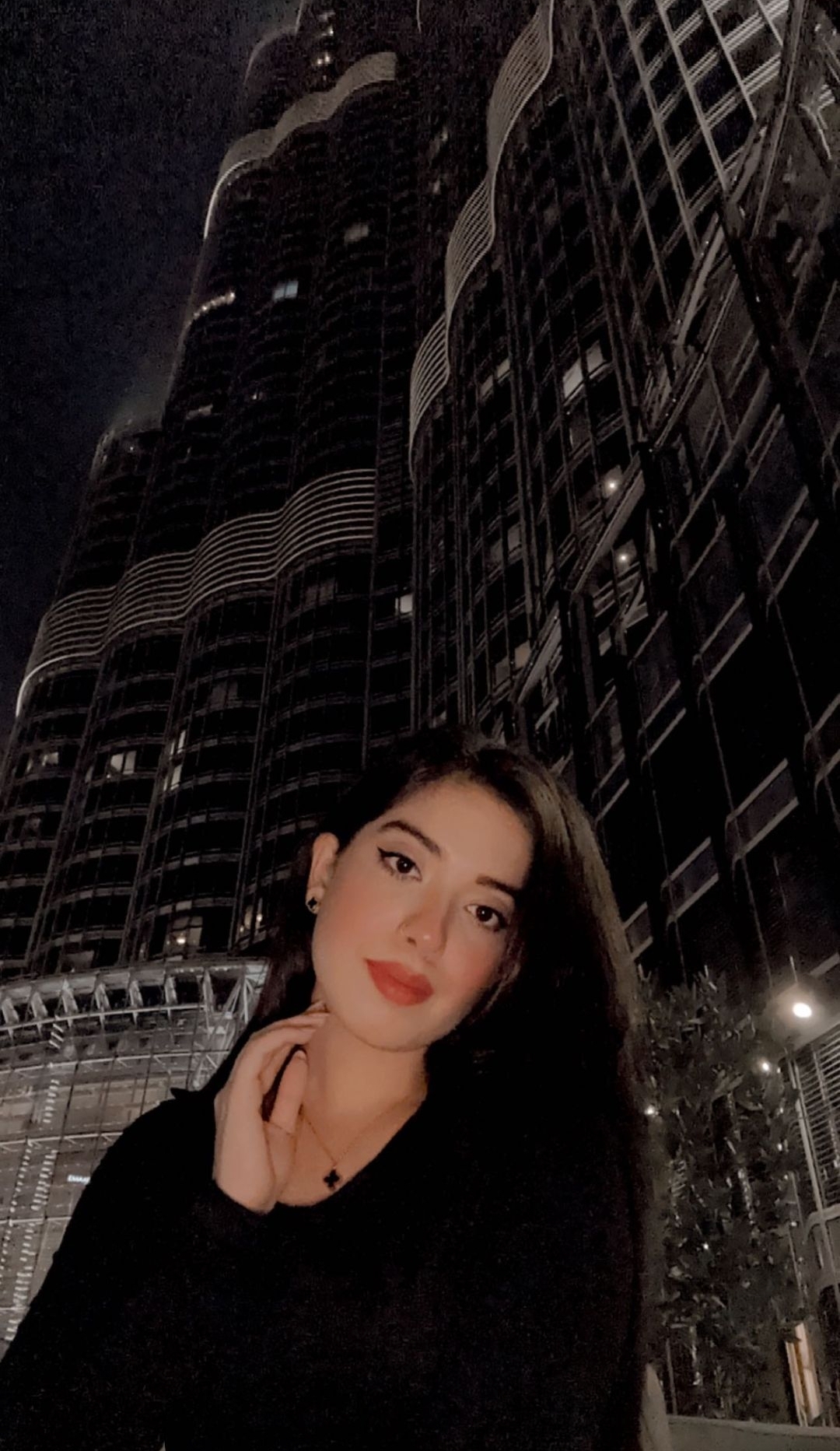 Arisha Razi Shares Pictures From Recent Dubai Trip | Reviewit.pk