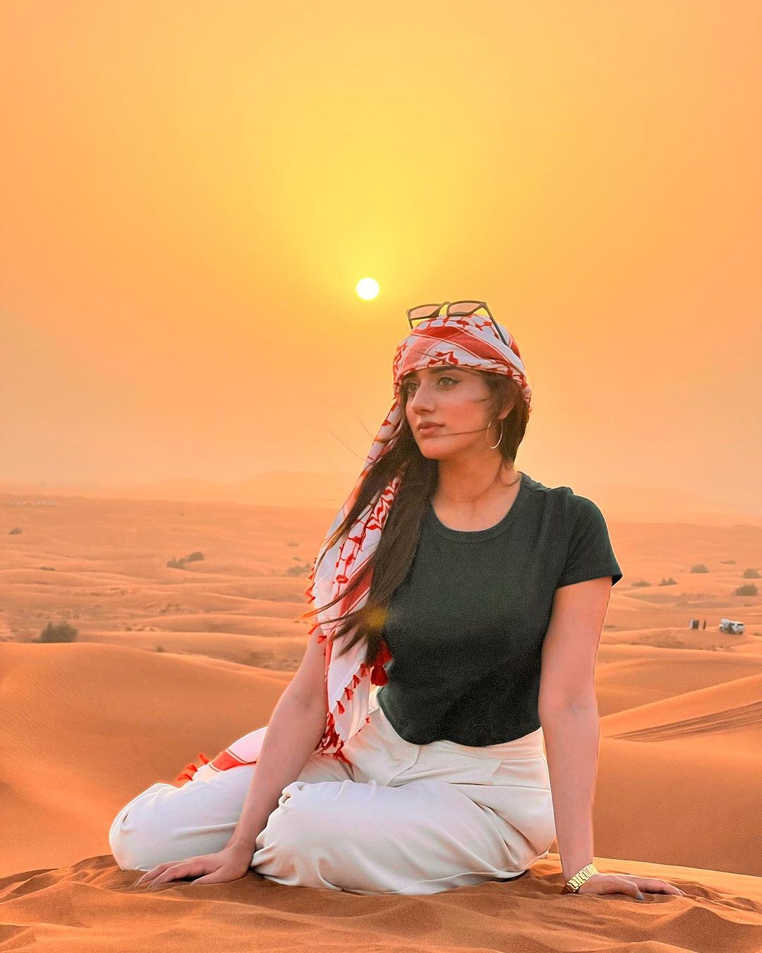 Jannat Mirza Photoshoot & Instagram Reel From Desert In Dubai | Reviewit.pk