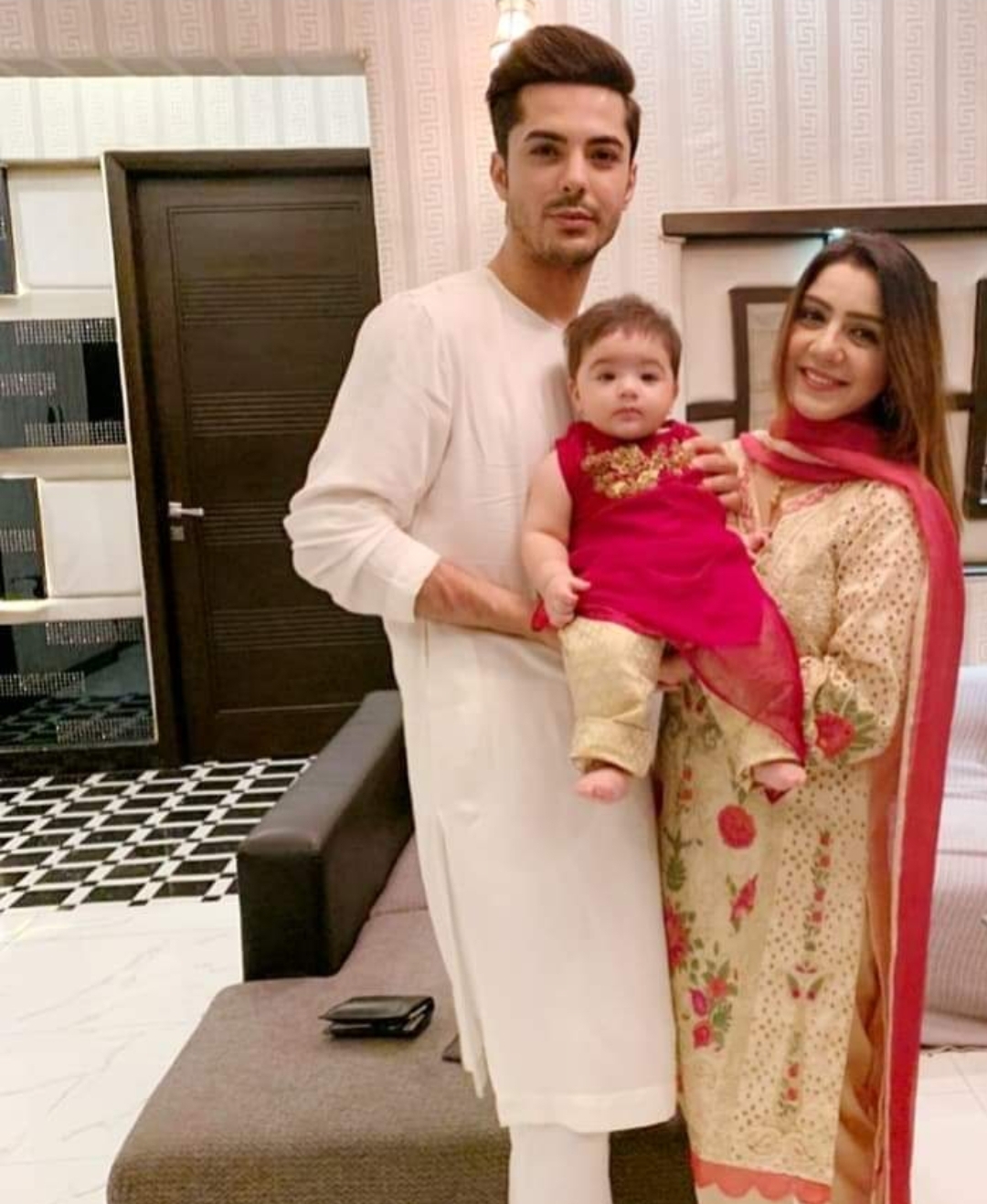 Junaid Niazi Tells How His Daughter's Birth Brought Change In His Life ...