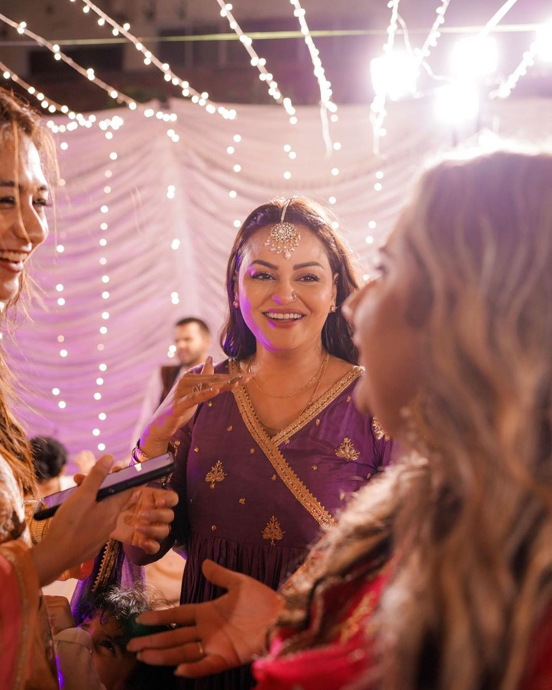Juvaria Abbasi & Anoushay Abbasi's HD Pictures from Anzela Abbasi's ...