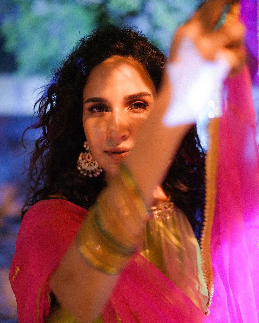 Juvaria Abbasi & Anoushay Abbasi's HD Pictures from Anzela Abbasi's ...