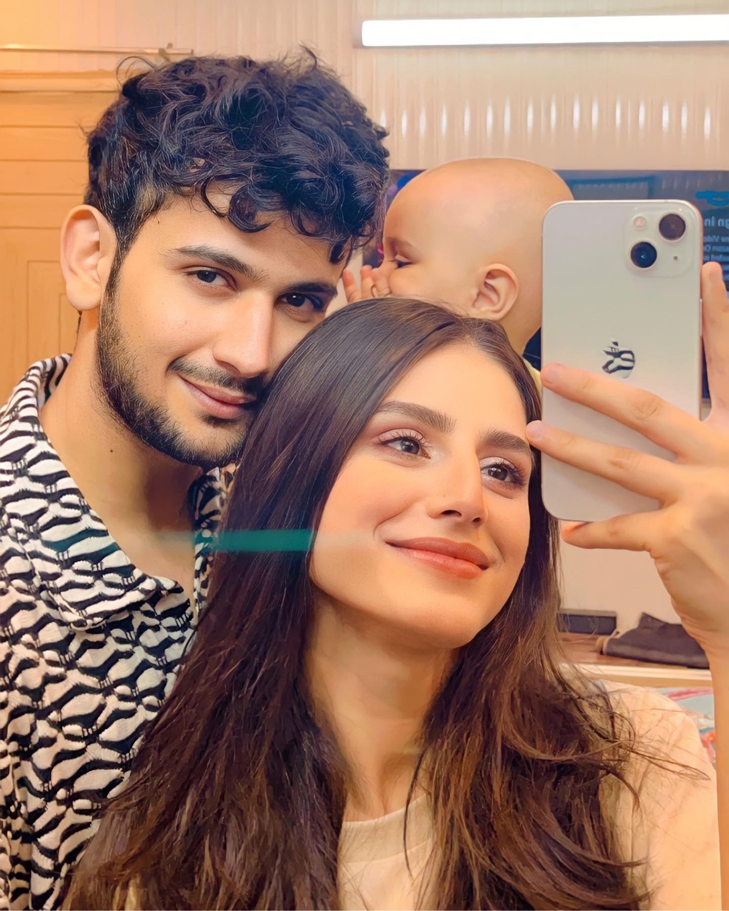 Maaz Safder Shares New Adorable Family Pictures | Reviewit.pk