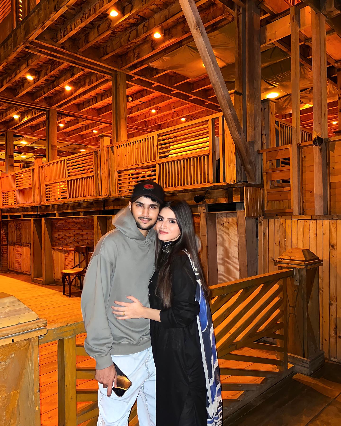 Maaz Safder Shares New Adorable Family Pictures | Reviewit.pk