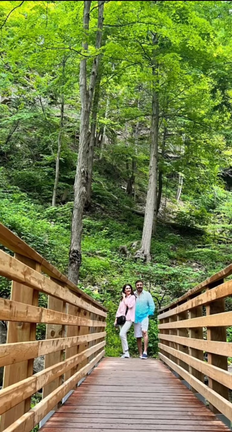 Nauman Ijaz Beautiful Family Pictures From USA | Reviewit.pk