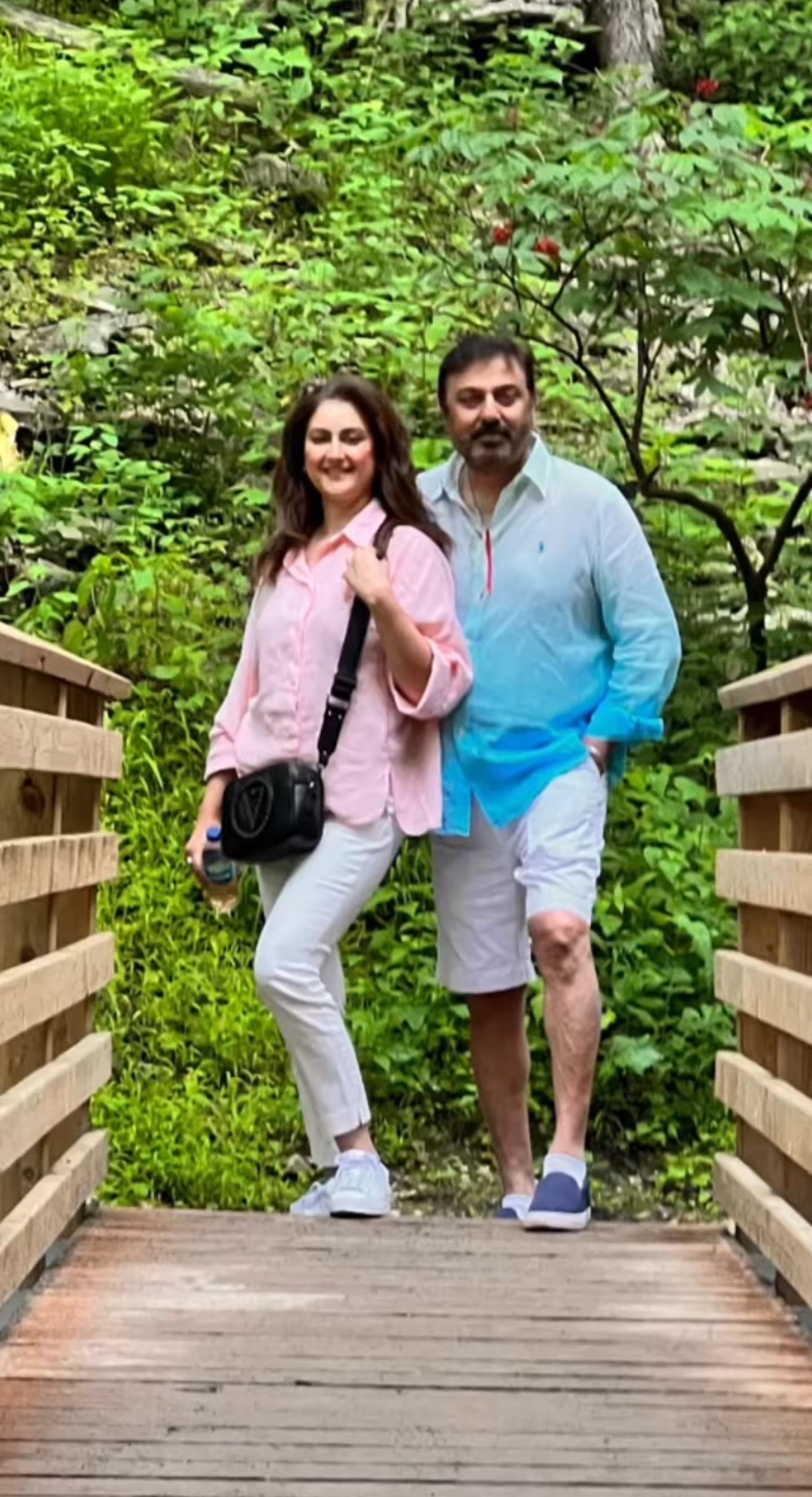 Nauman Ijaz Beautiful Family Pictures From USA | Reviewit.pk