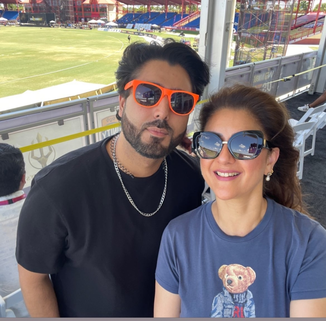 Nauman Ijaz's Stunning Family Snaps from USA | Reviewit.pk