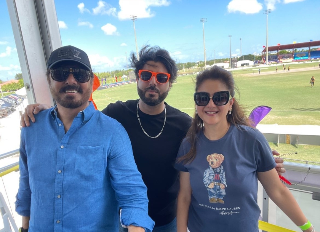 Nauman Ijaz's Stunning Family Snaps from USA | Reviewit.pk