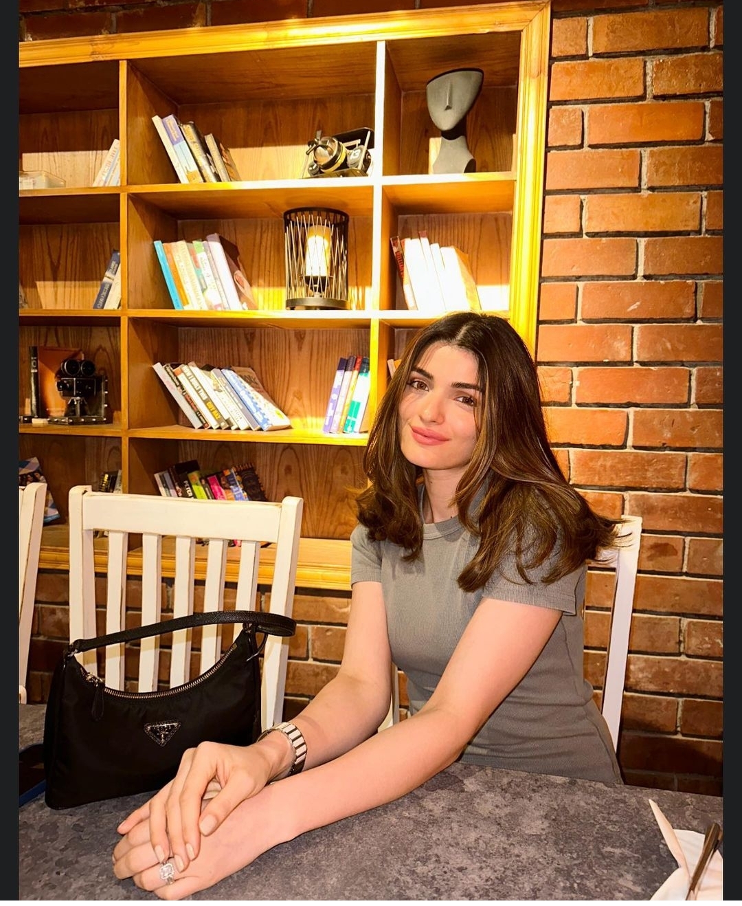 Mushk Kaleem Calls Out Model for Beating MUA | Reviewit.pk