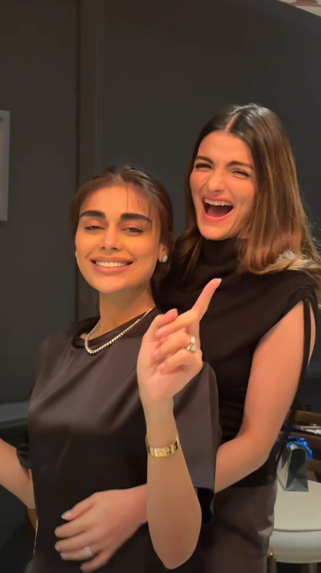 Mushk Kaleem Calls Out Model for Beating MUA | Reviewit.pk