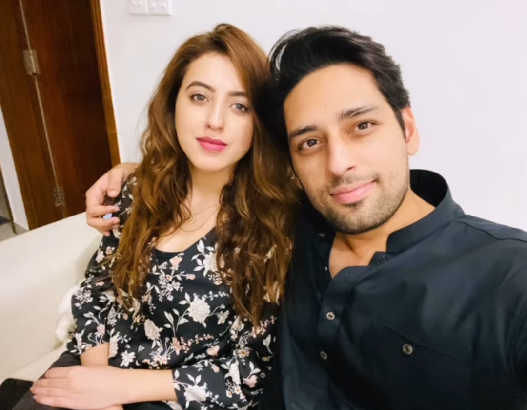 Salman Saeed Adorable New Pictures With Wife & Daughter | Reviewit.pk