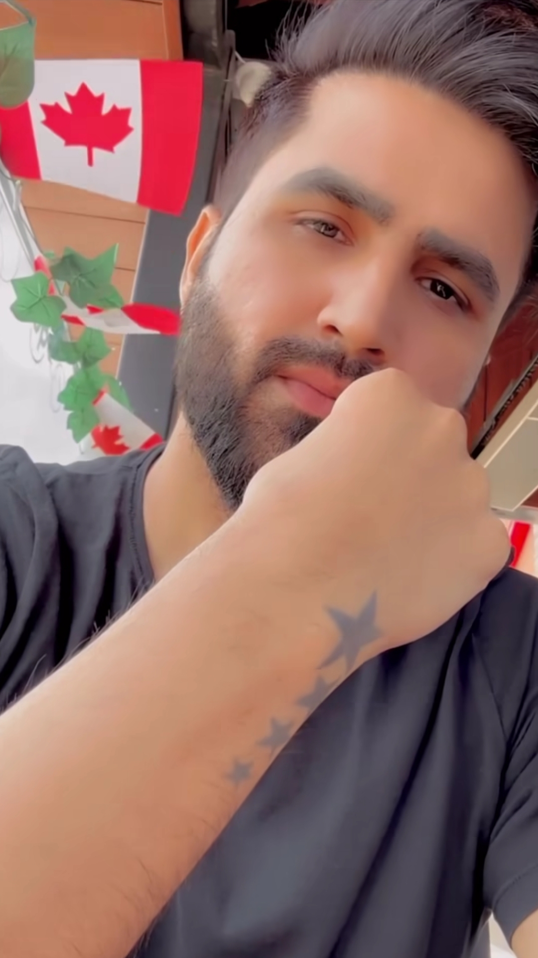 Sarah Khan & Falak Shabir's New Unseen Family Pictures | Reviewit.pk