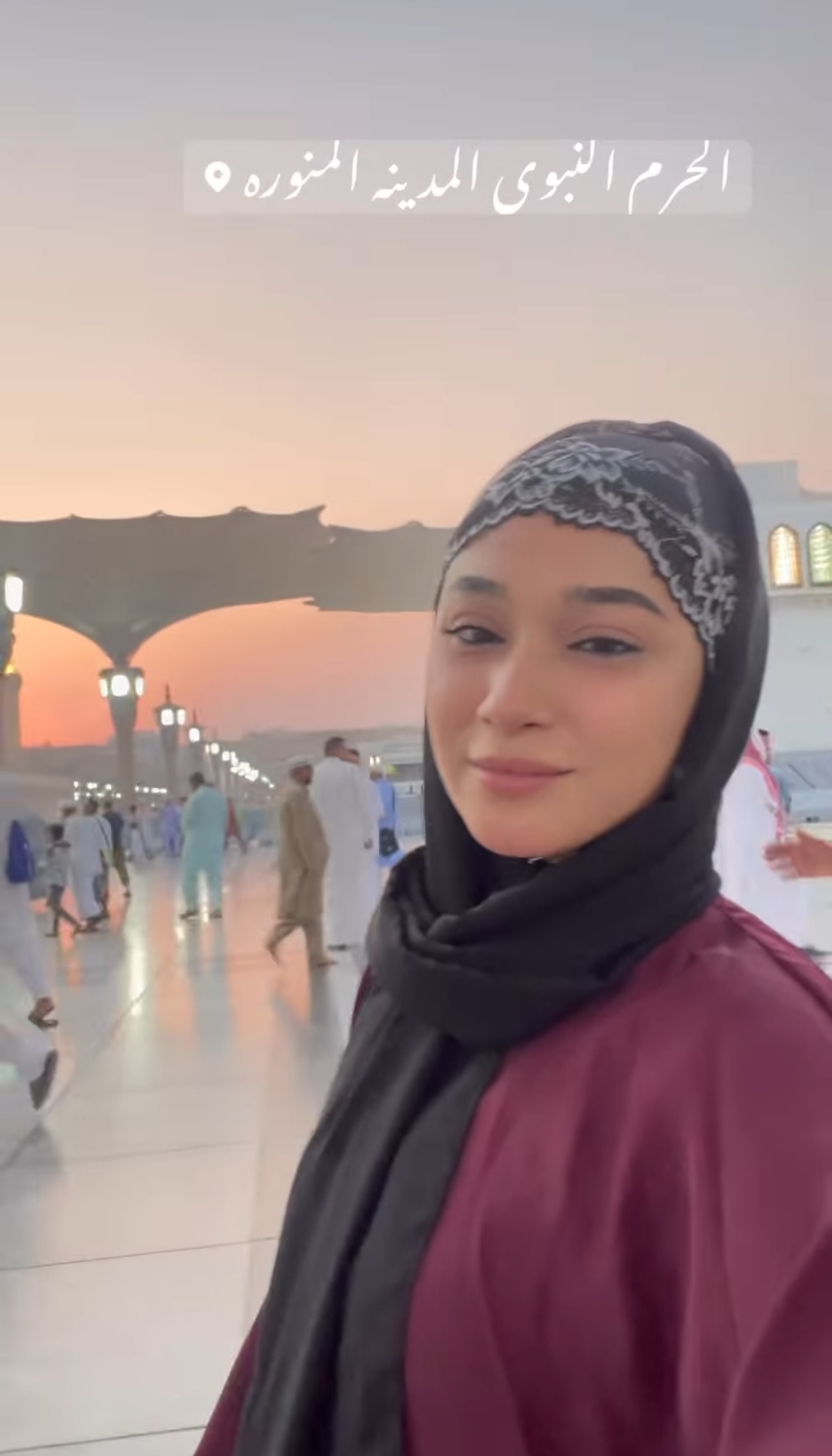 Khuda Aur Mohabbat Fame Shameen Khan Umrah Pictures | Reviewit.pk