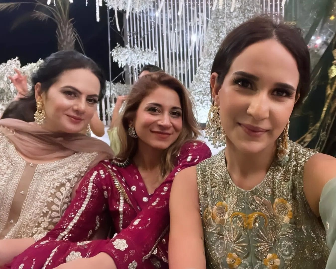 Javeria Abbasi's Daughter Anzela Abbasi Gets Married | Reviewit.pk