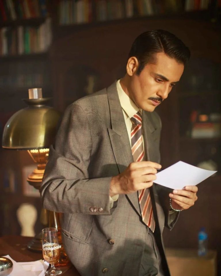 Affan Waheed And Sonya Hussyn To Star In A Film Together | Reviewit.pk