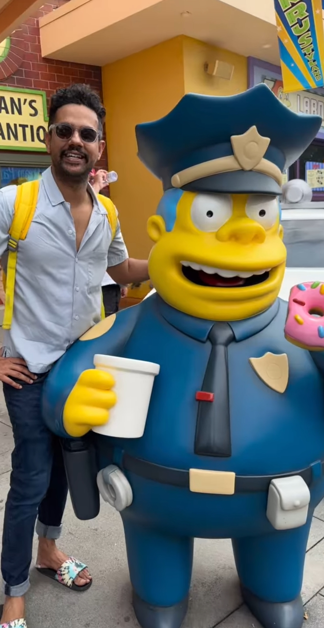 Ali Gul Pir's New Pictures with Wife Azeemah Nakhoda in USA