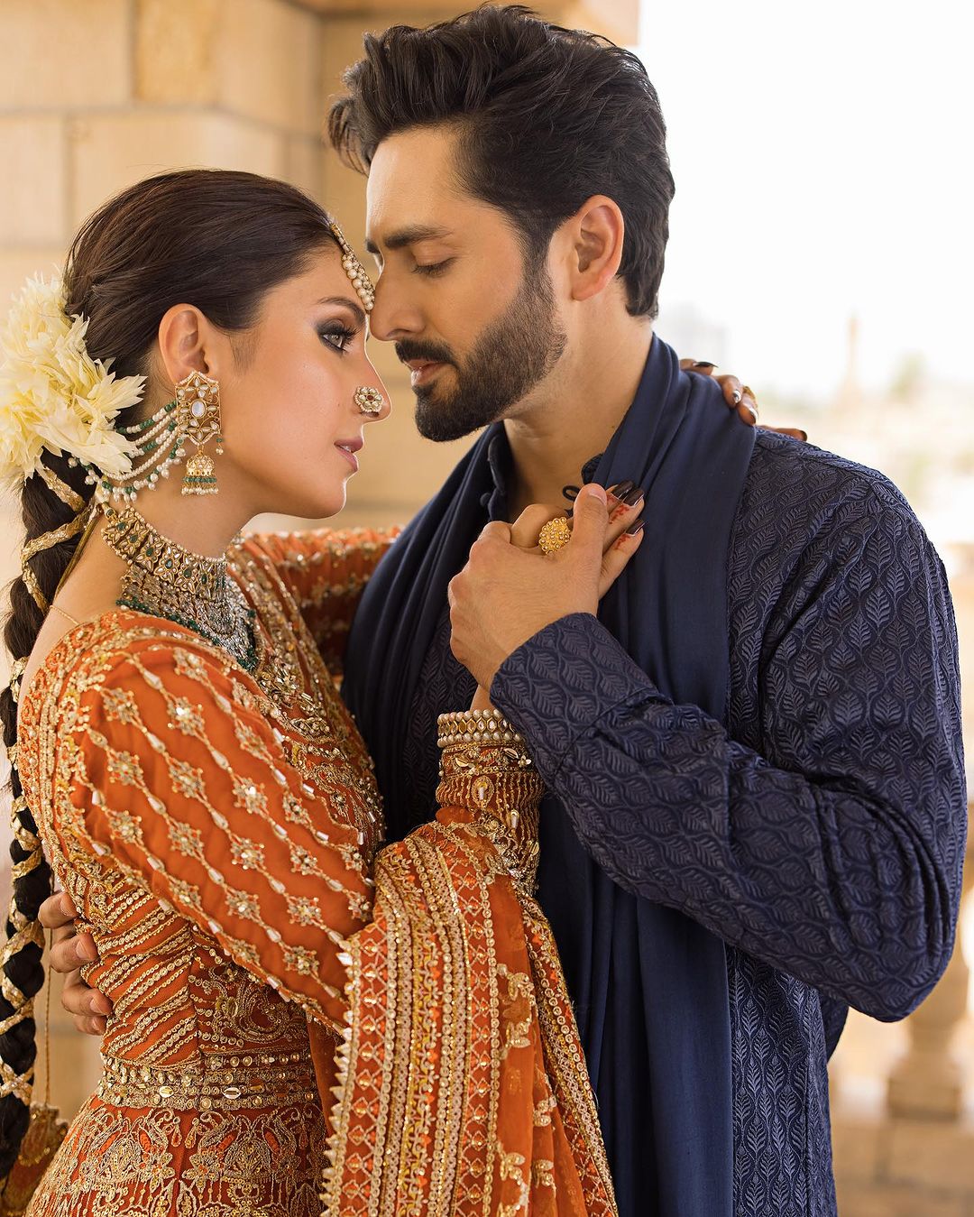 Ayeza Khan & Danish Taimoor Celebrate 9th Anniversary | Reviewit.pk