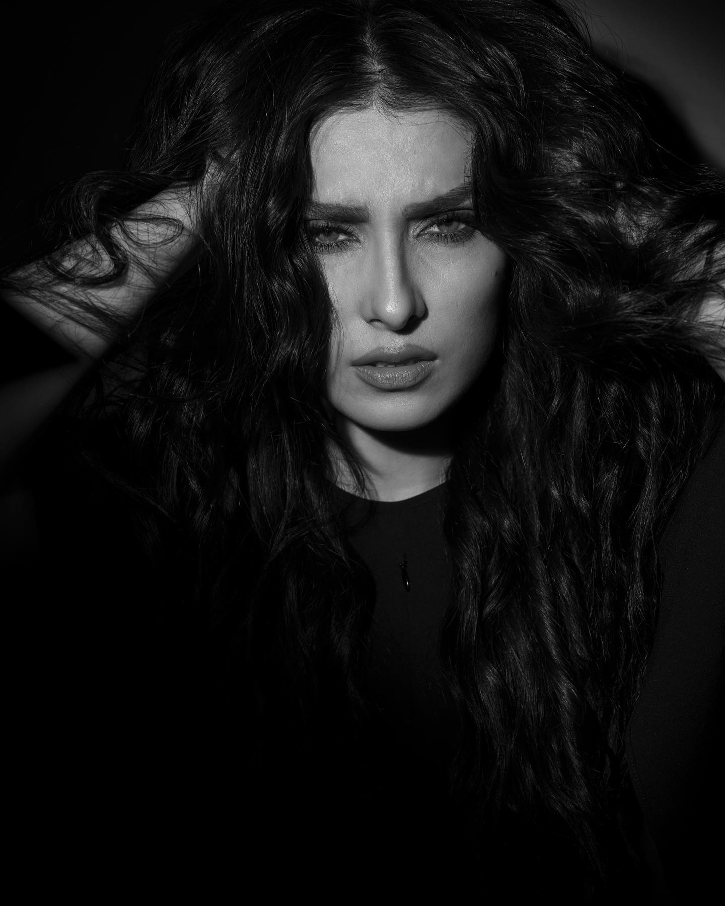 Mein Cast In Real Life | Reviewit.pk