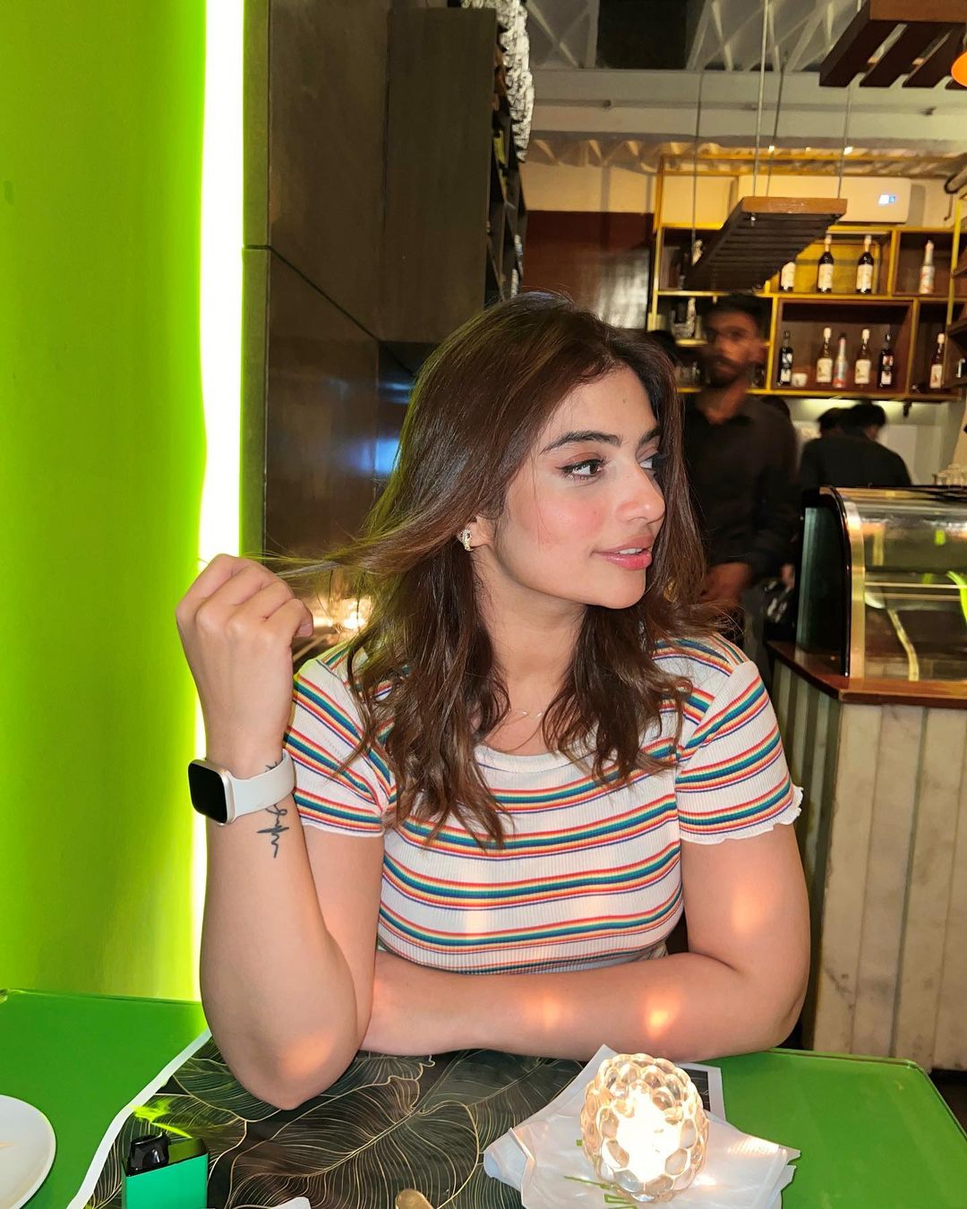 15 Stylish Snaps Of Gorgeous Hanish Qureshi | Reviewit.pk