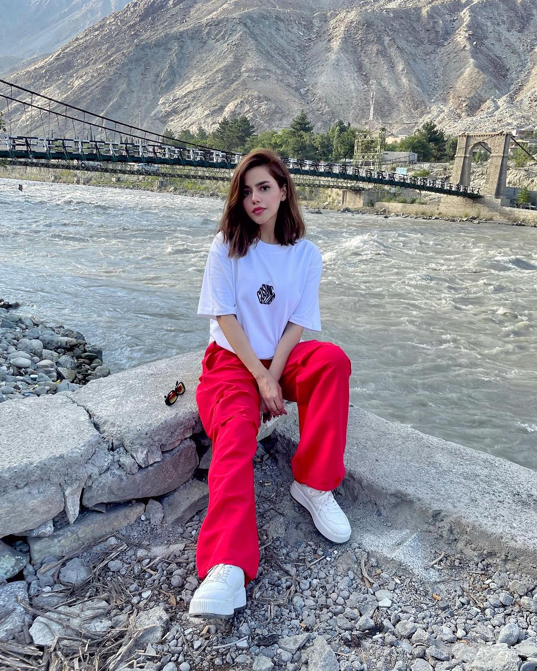 Hina Ashfaq's Stunning New Pictures from Gilgit | Reviewit.pk