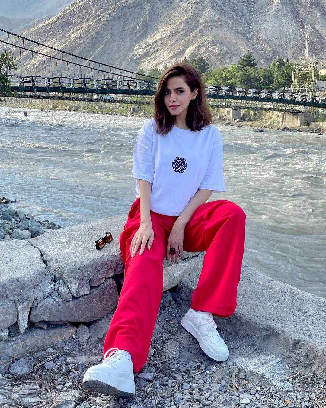 Hina Ashfaq's Stunning New Pictures from Gilgit | Reviewit.pk