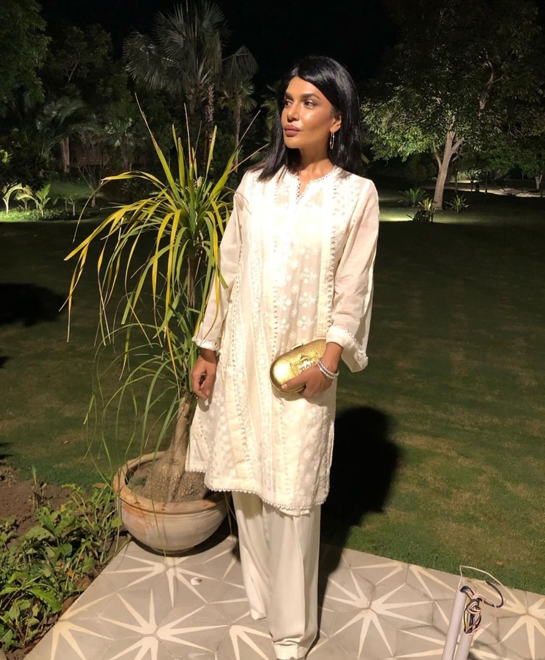 Iffat Omar's Views About Urfi Javed's Fashion Sense | Reviewit.pk
