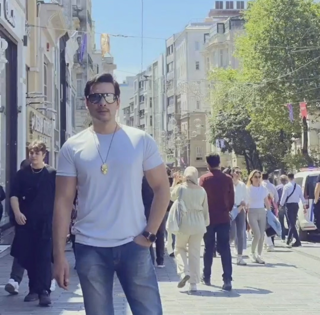 Gorgeous Fatima Effendi Shares New Family Pictures | Reviewit.pk