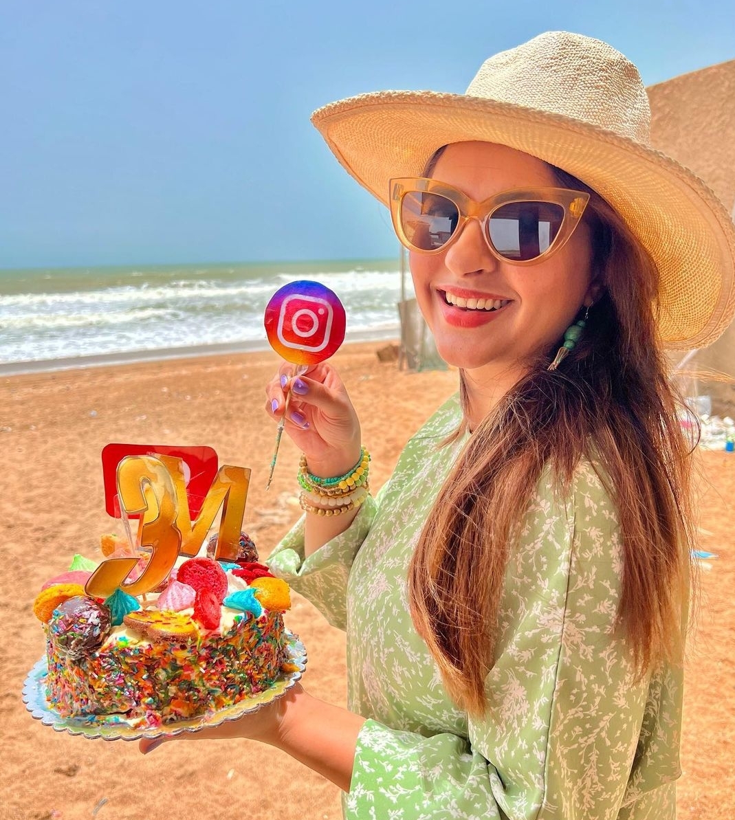 Gorgeous Fatima Effendi Shares New Family Pictures | Reviewit.pk