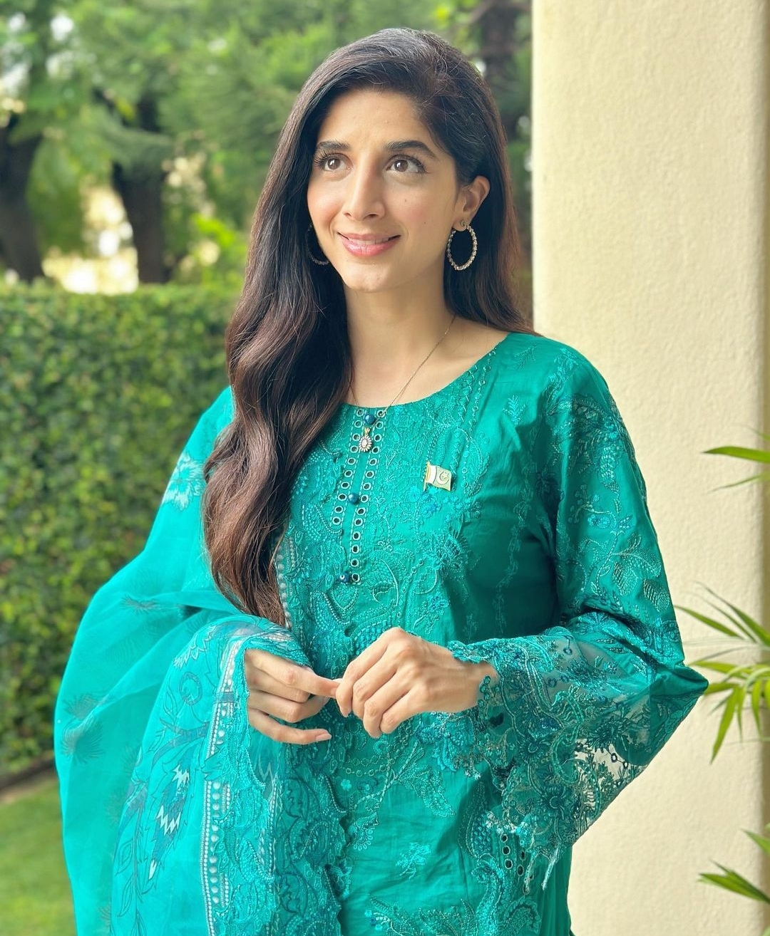 Nauroz Cast In Real Life | Reviewit.pk